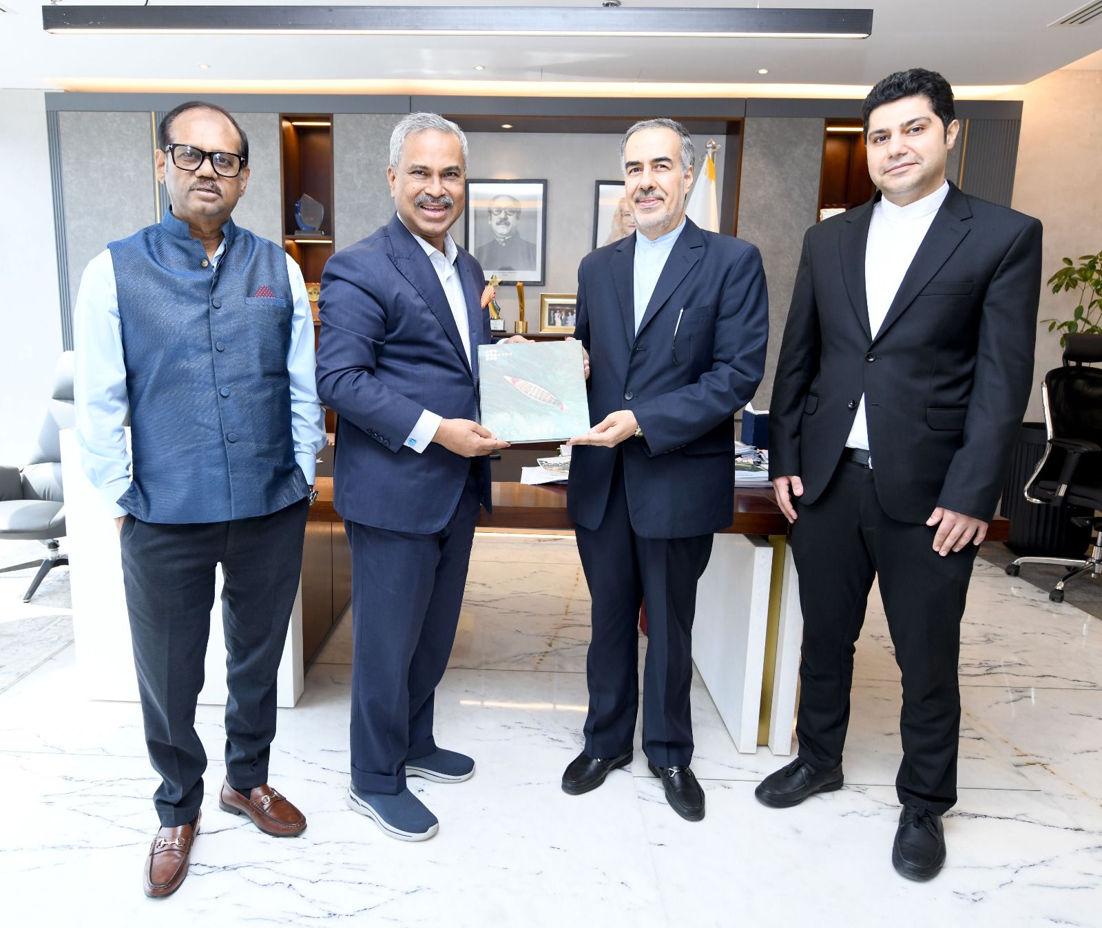 Iran Ambassador meets BGMEA President to discuss potential of enhancing ...