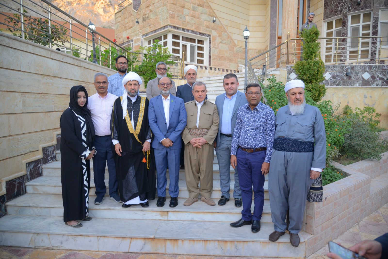 BGMEA President Faruque Hassan visits shrine of Sheikh Abdulaziz Gilani